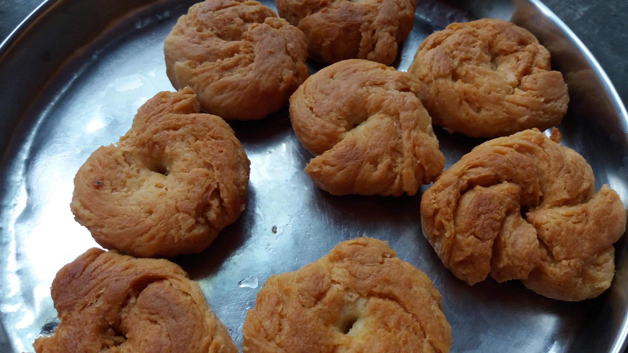 Balushahi/Badusa Recipe (How To Make Balushahi) - Candid Treat