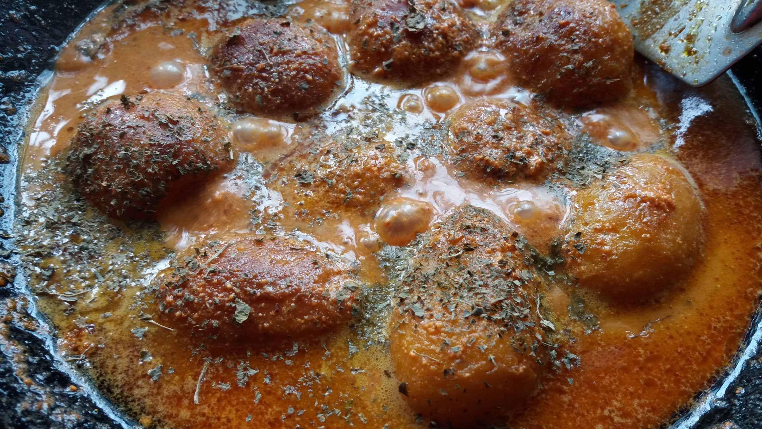 Kashmiri Dum Aloo/Dum Aloo(How To Make Dum Aloo) – Candid Treat