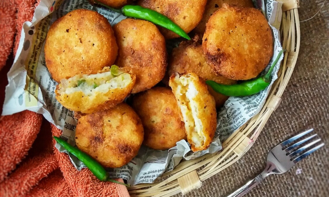 Potato Cutlet | Potato Stuffed Rava Cutlet | Veg Cutlet Recipe - Candid ...