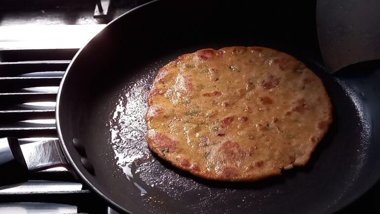 Missi Roti Recipe| मिस्सी रोटी | How To Make Missi Roti - Candid Treat