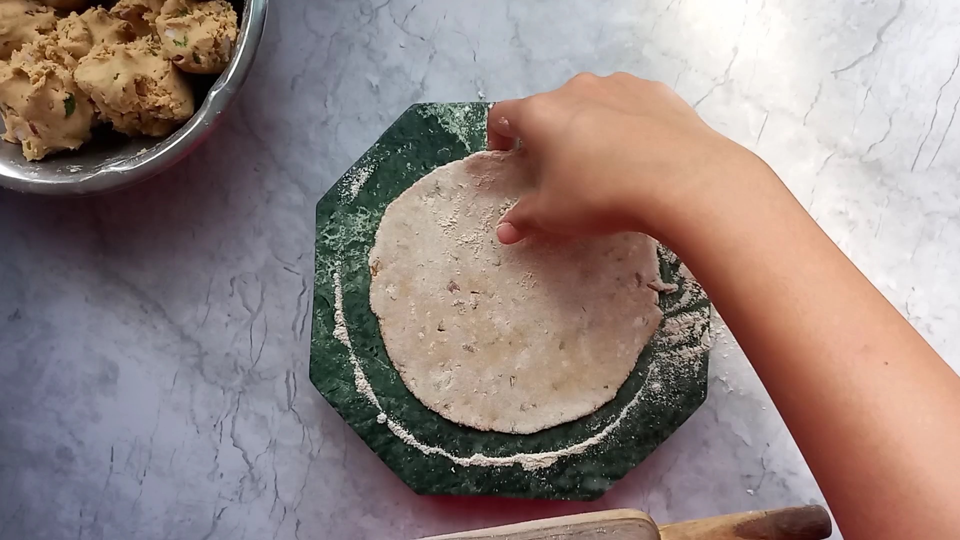 Missi Roti Recipe| मिस्सी रोटी | How To Make Missi Roti - Candid Treat