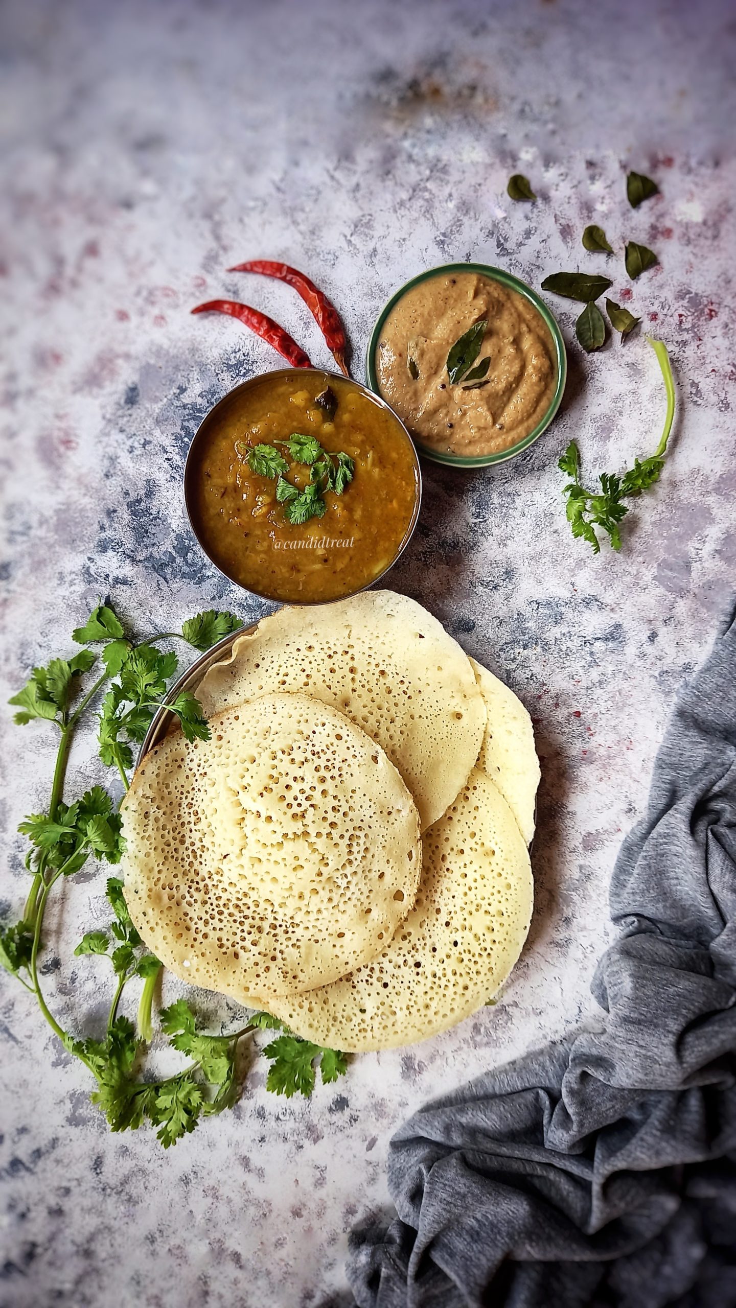 रवा अप्पम | Instant Rava Appam | With Chutney - Candid Treat