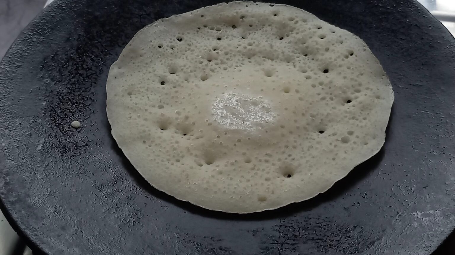 रवा अप्पम | Instant Rava Appam | With Chutney – Candid Treat