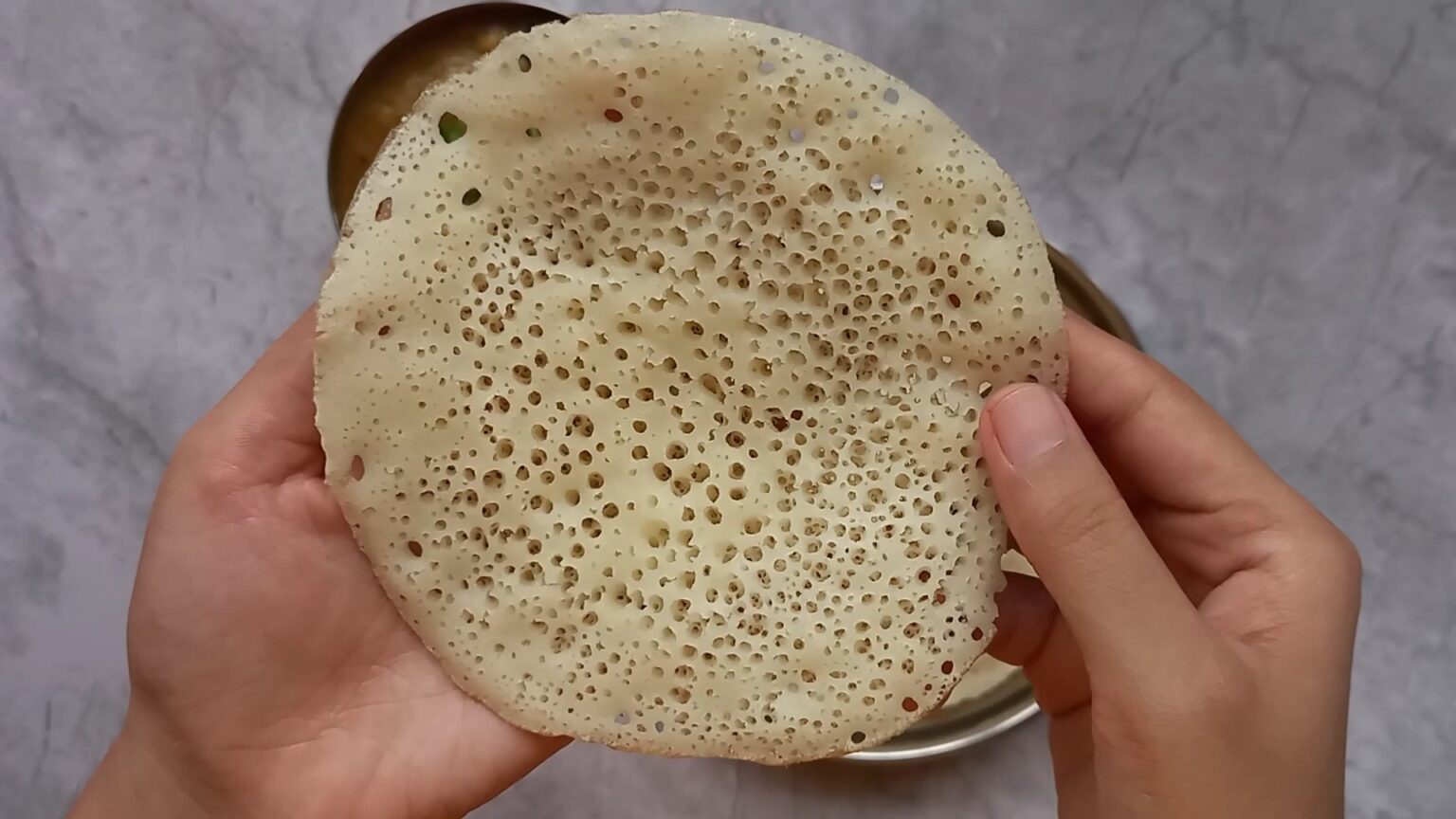 रवा अप्पम | Instant Rava Appam | With Chutney - Candid Treat
