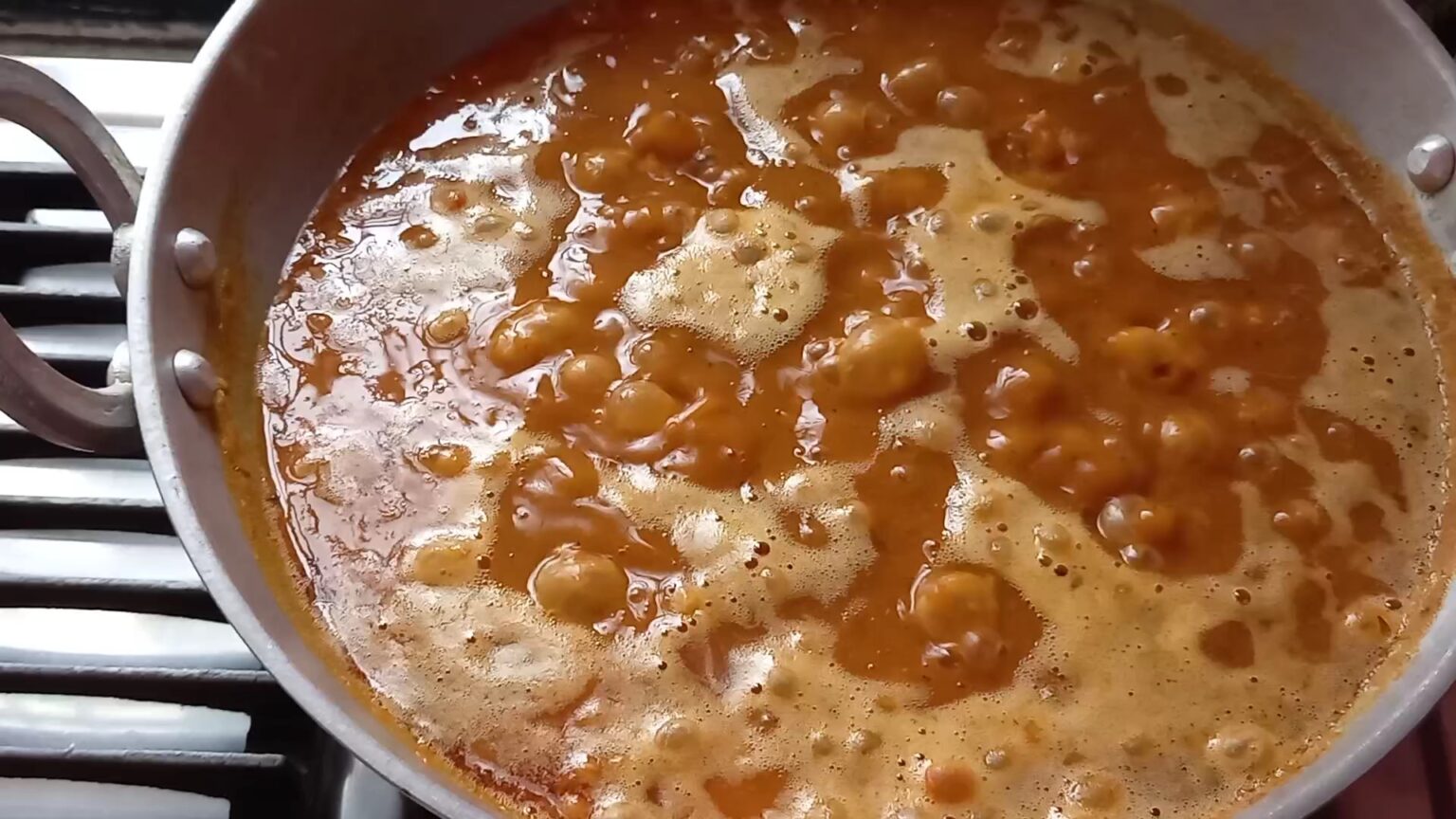 Ragda chaat Recipe | How to make ragda chaat - Candid Treat