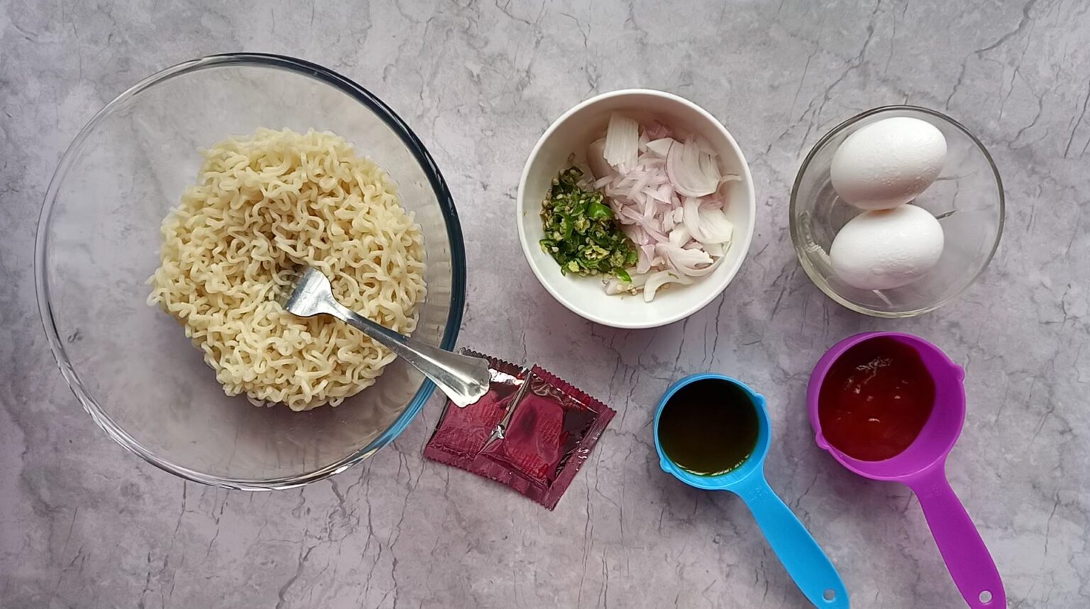 Spicy, Dry Maggi Masala Recipe With Eggs - Candid Treat