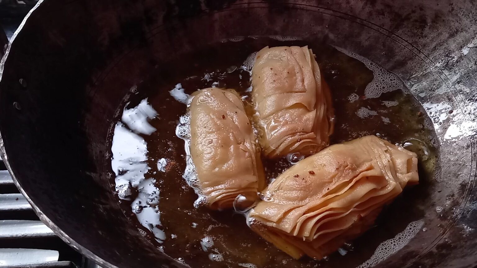 Japani Samosa | Punjbi Samosa With Layers | Satpura – Candid Treat