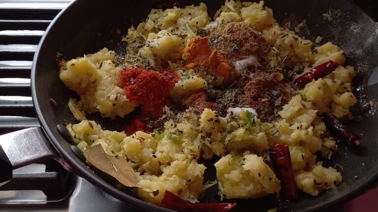 Japani Samosa | Punjbi Samosa With Layers | Satpura – Candid Treat