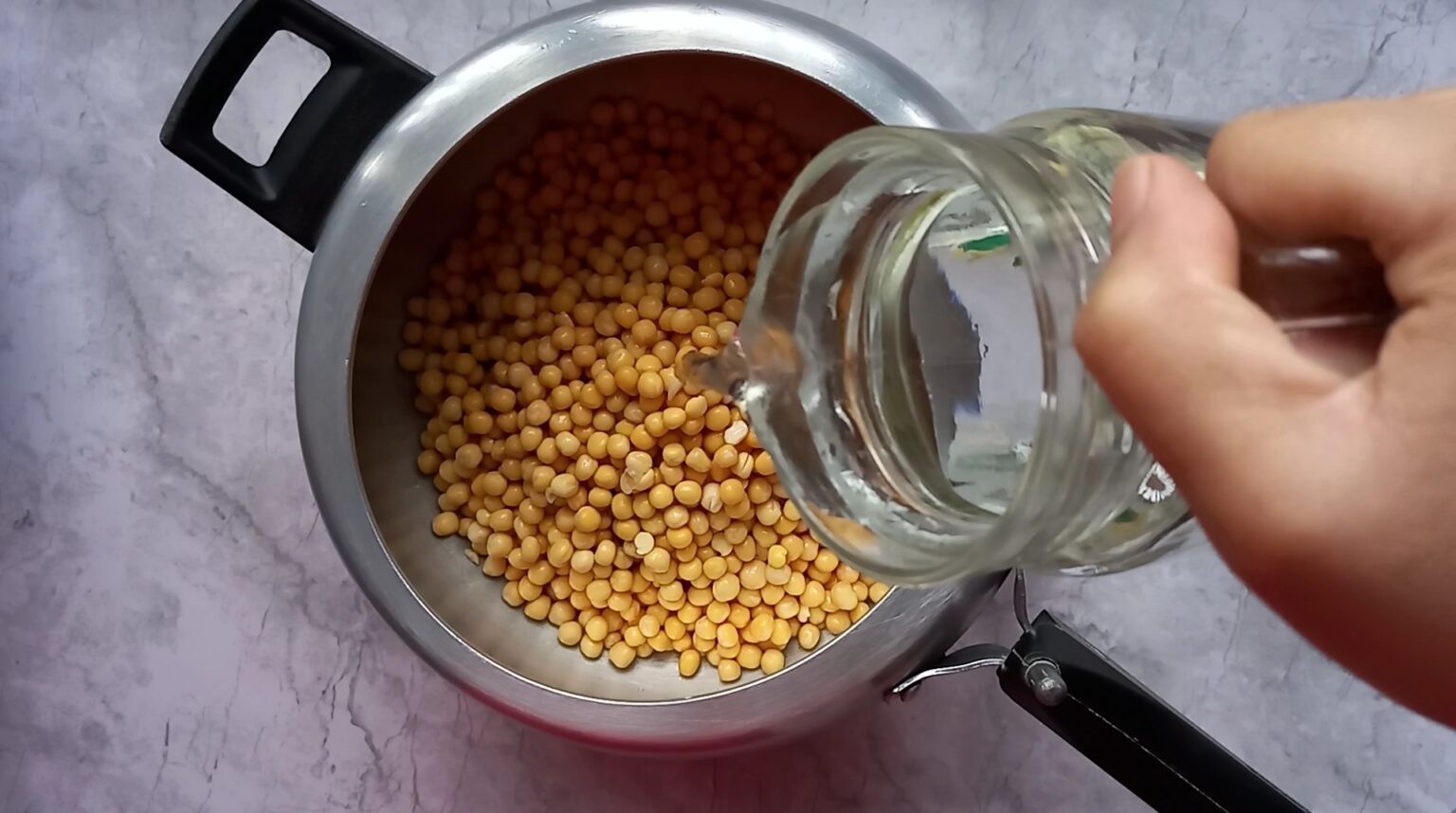 Matar Ke Chole Recipe | Matar Chole – Candid Treat