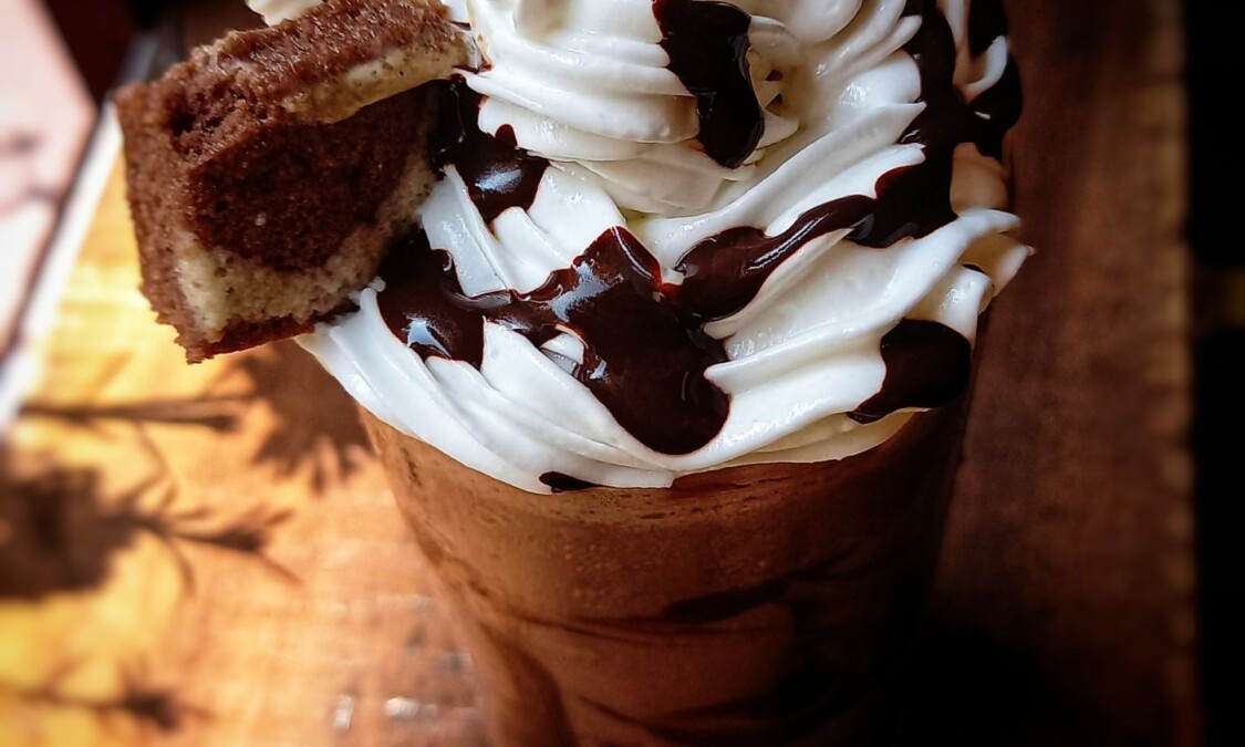 Chocolate Cake Shake | Leftover Cake milkshake - Candid Treat