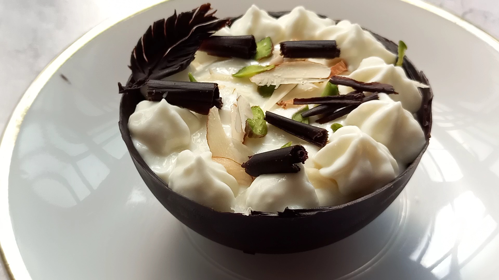Chocolate Elaichi Shrikhand | Shrikhand Recipe – Candid Treat