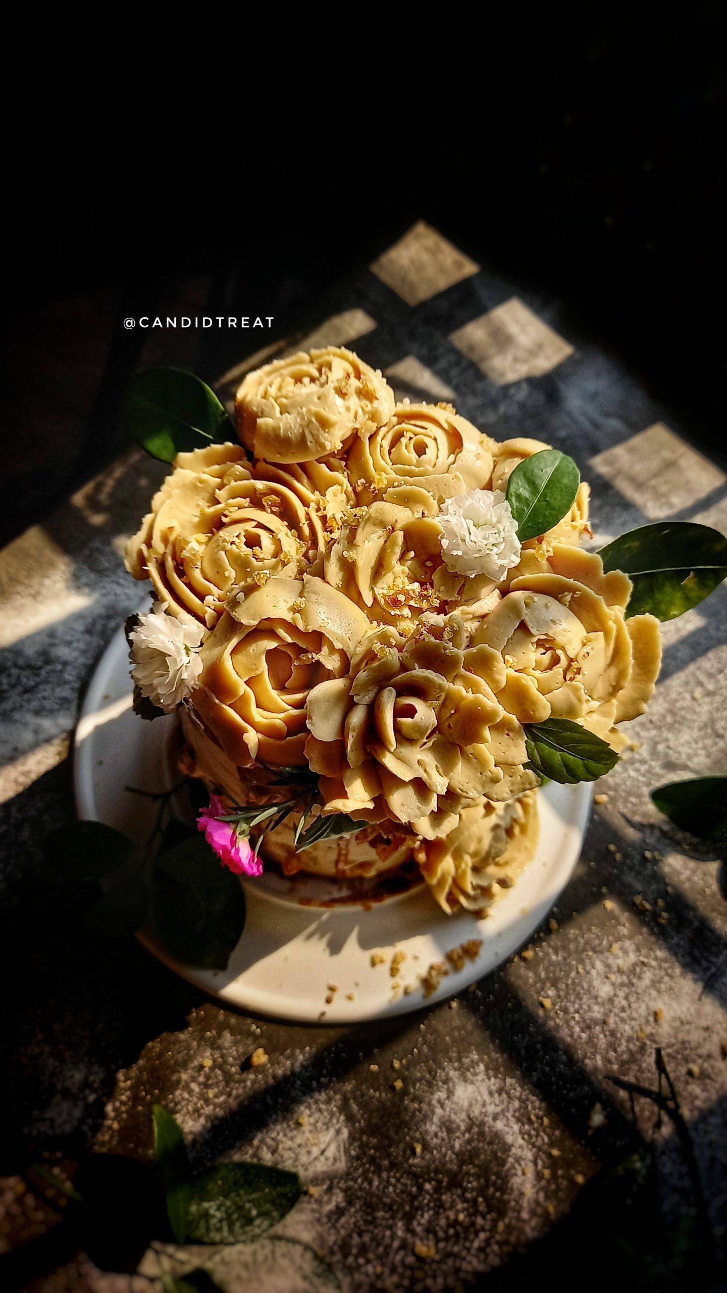 Buttercream Floral Cake | How to make buttercream flowers - Candid Treat
