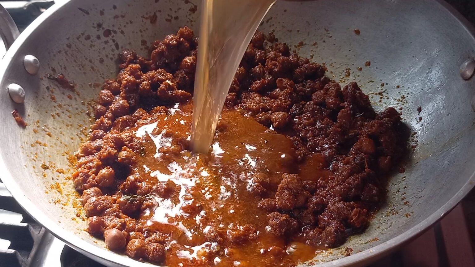 Tari Poha | Nagpur Special Tarri Poha – Candid Treat