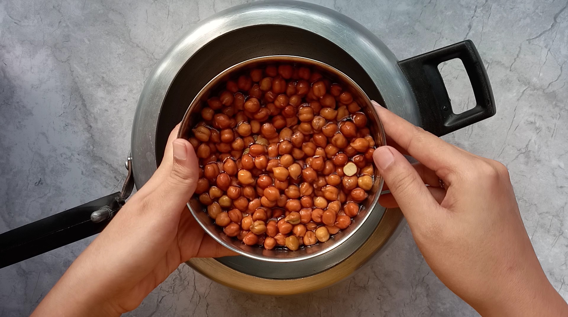 Tari Poha | Nagpur Special Tarri Poha - CandidTreat