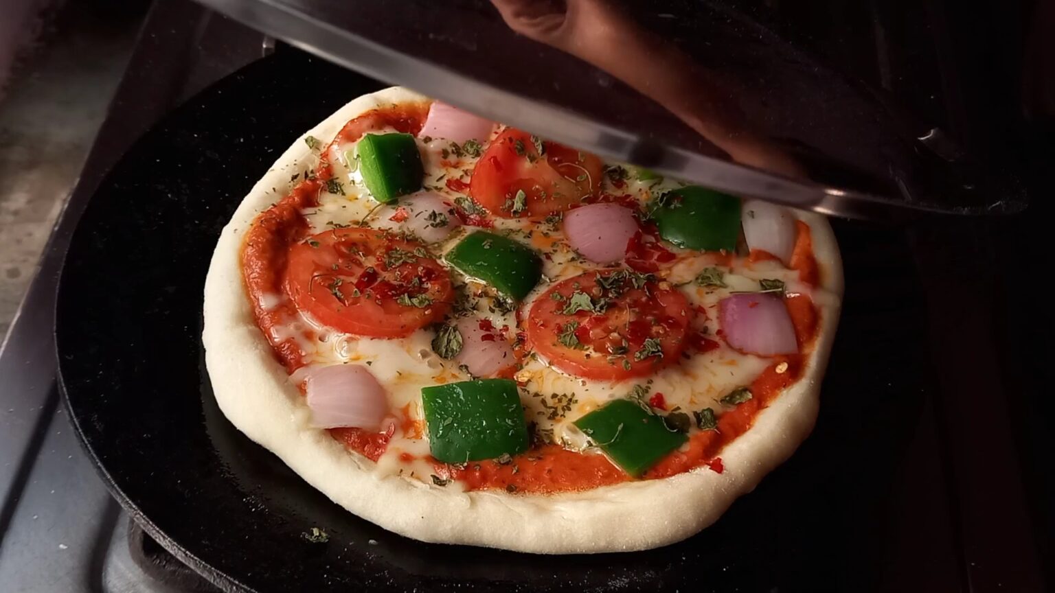 Tawa Pizza | Veg pizza without oven Recipe - Candid Treat