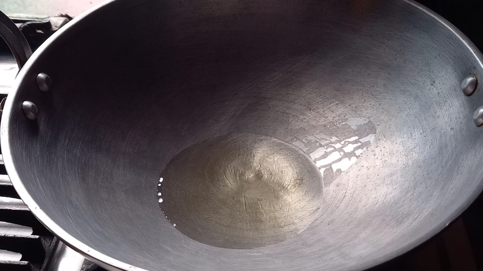 Tari Poha | Nagpur Special Tarri Poha – Candid Treat