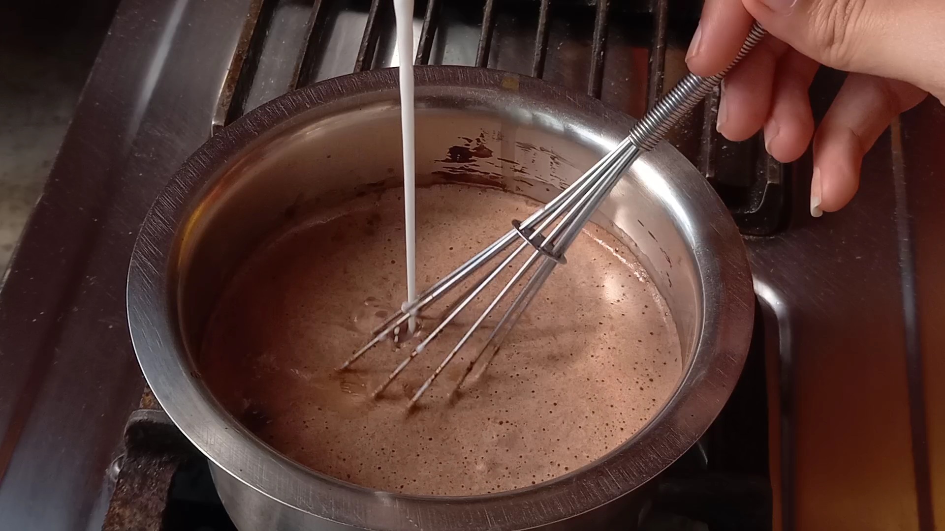 Homemade Hot chocolate | Caramel Hot Chocolate - CandidTreat