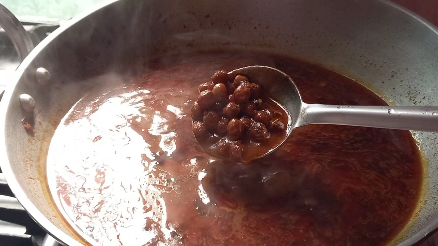 Tari Poha | Nagpur Special Tarri Poha – Candid Treat