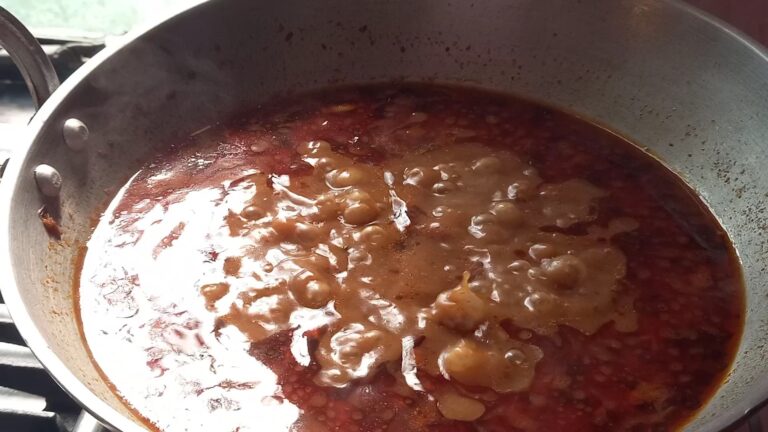 Tari Poha | Nagpur Special Tarri Poha – Candid Treat