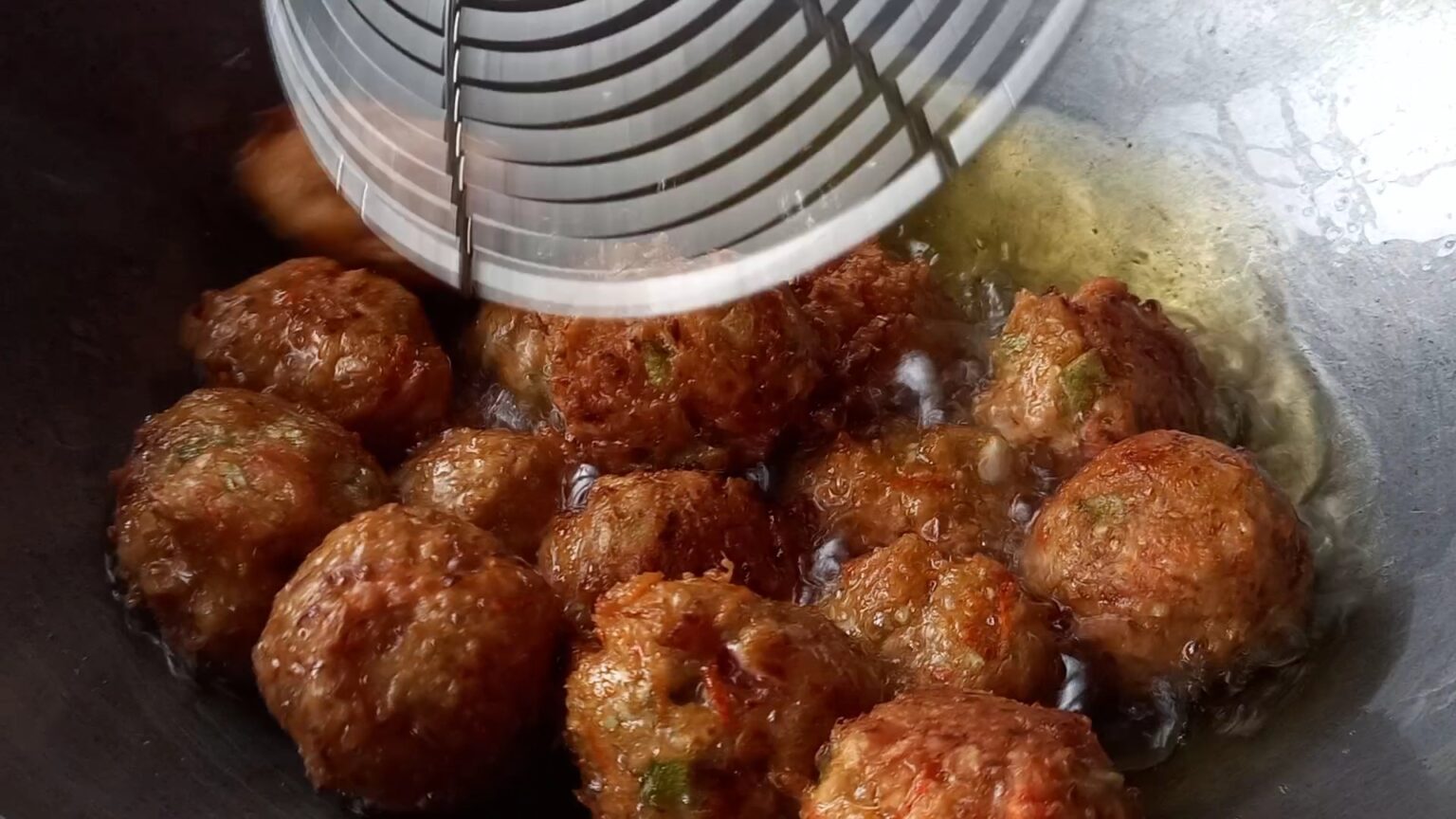 Veg Manchurian Recipe | Manchurian balls with gravy - Candid Treat