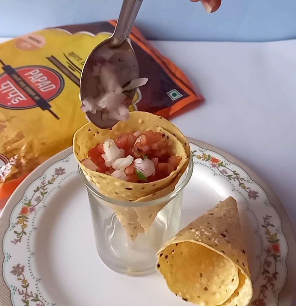 Papad Cone Chaat Recipe | टमाटर की चाट – Candid Treat