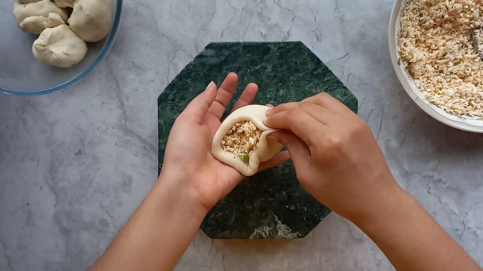 Paneer Kulcha Recipe On Tawa | Kulcha Recipe - Candid Treat