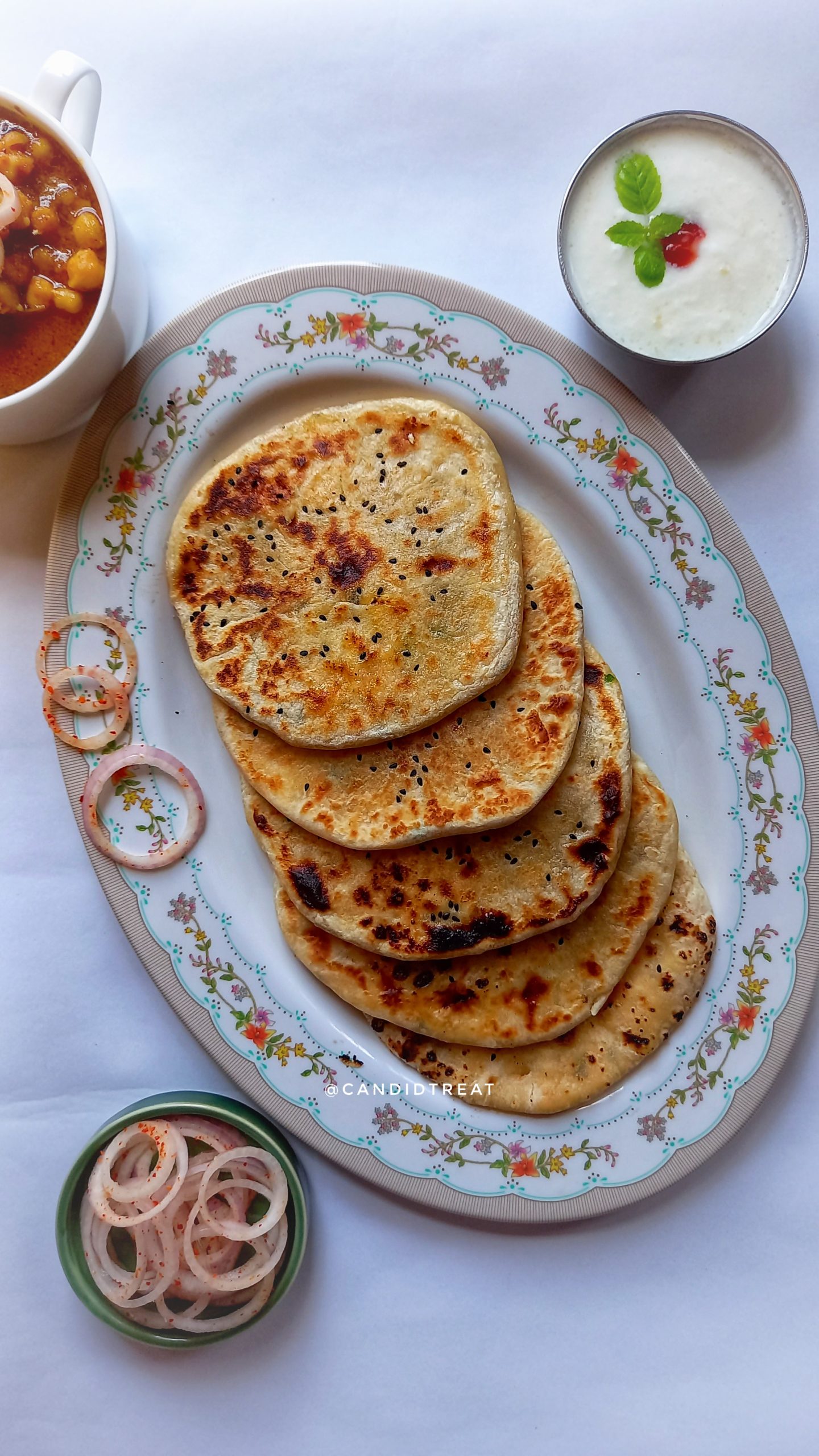 Paneer Kulcha Recipe On Tawa | Kulcha Recipe - Candid Treat
