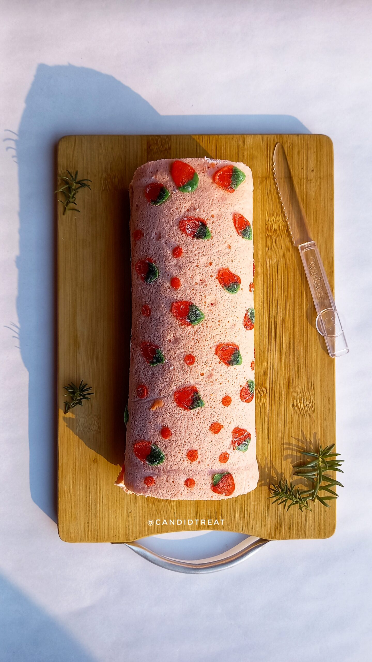 Strawberry Swiss Roll Cake - Candid Treat
