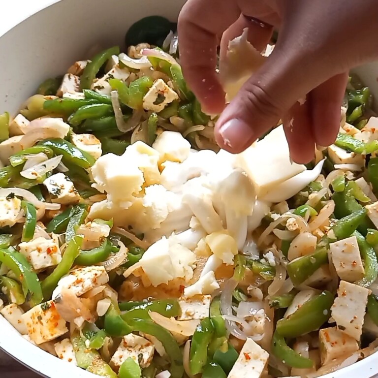 Paneer Pizza Recipe | Cheesy Paneer pizza - Candid Treat