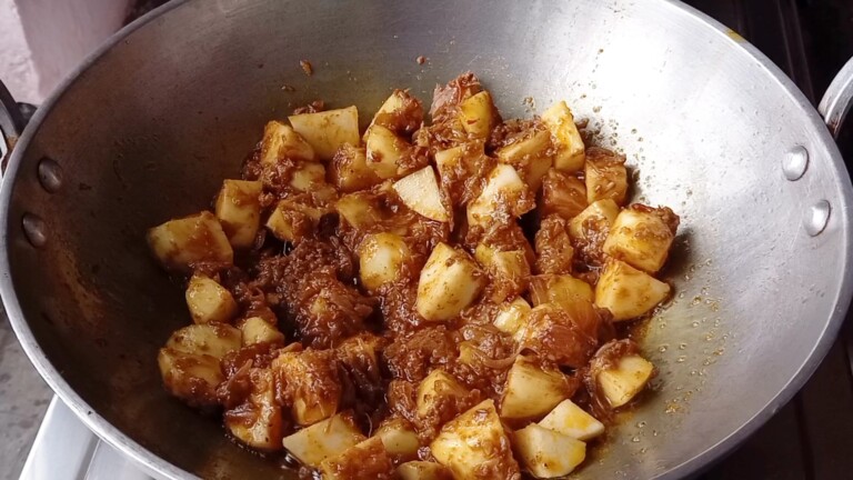 Shalgam Ki Sabzi | Turnip Curry Recipe - Candid Treat