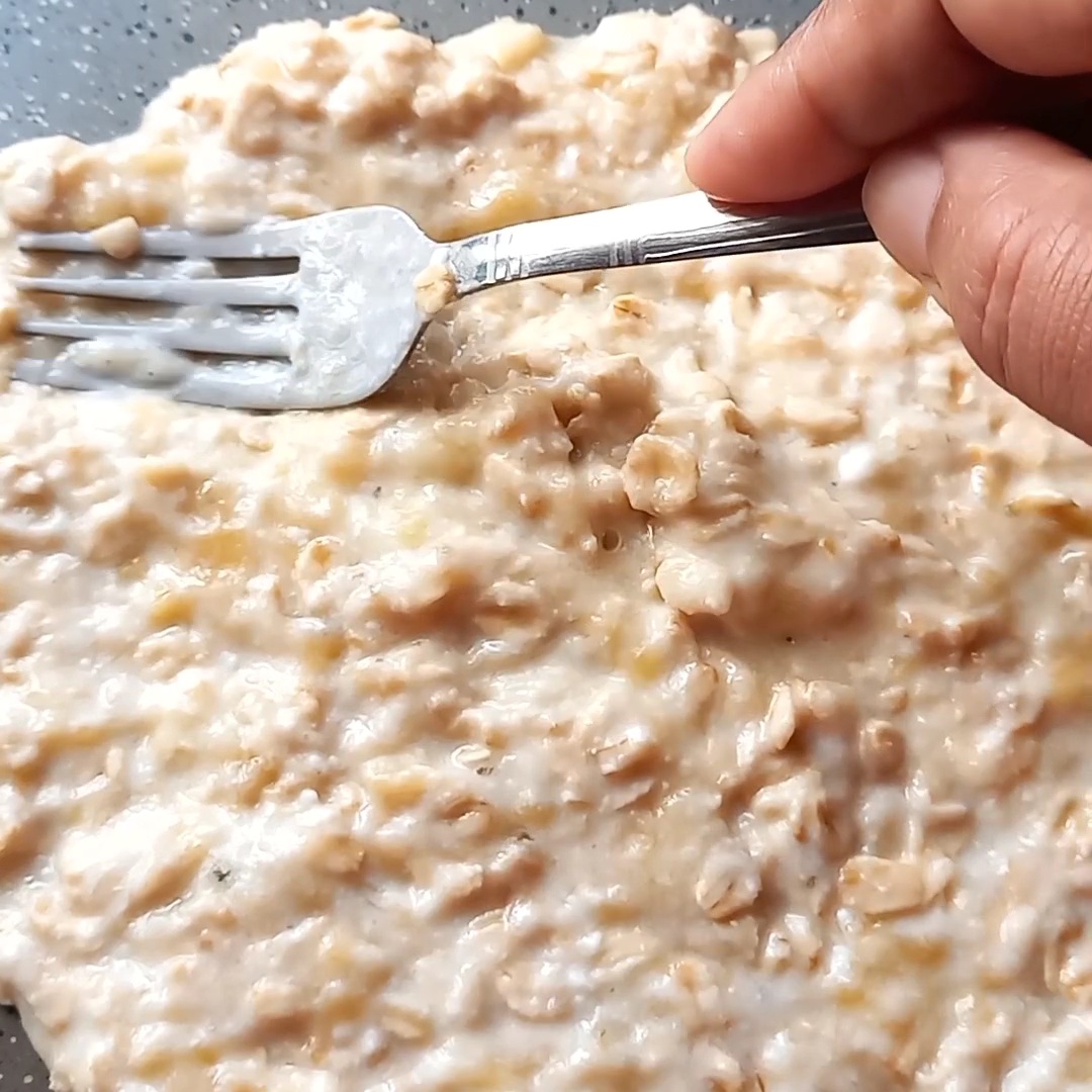 Oats Breakfast Recipe | Scrambled Oats with milk - Candid Treat