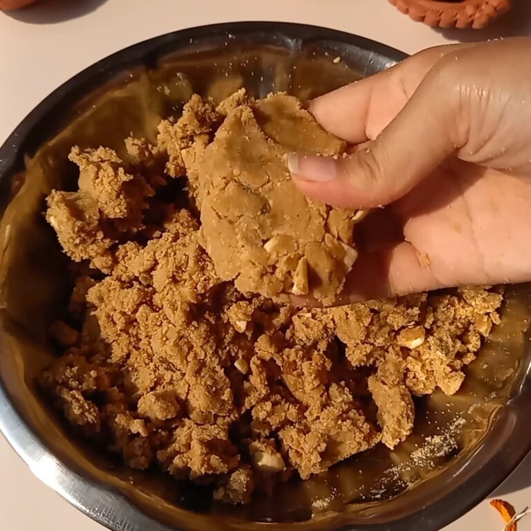 Thekua Recipe | Bihar Chaath Puja Special - Candid Treat