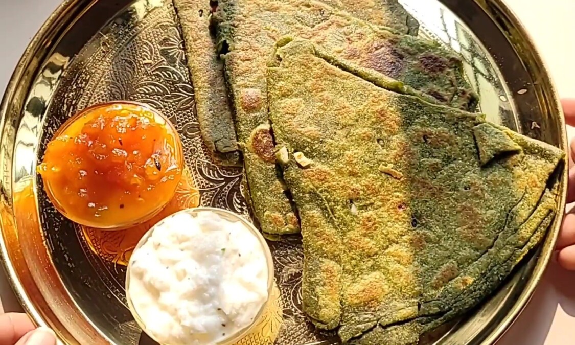 Palak Paratha | Healthy Breakfast Recipe - Candid Treat
