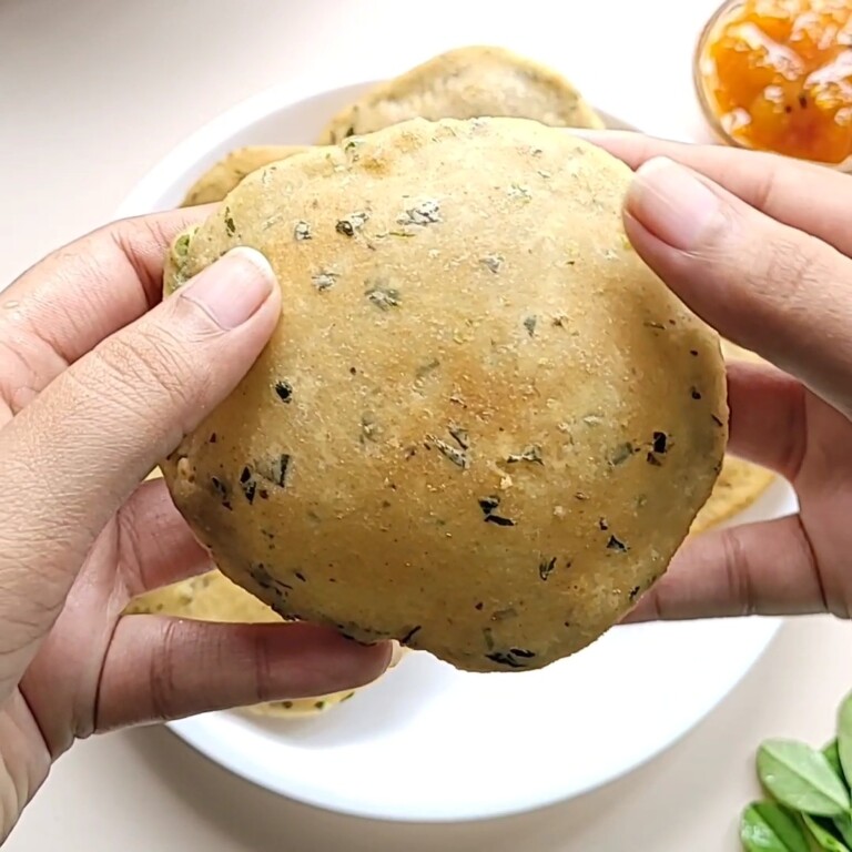 Methi Puri Recipe | Crispy Methi puri - Candid Treat