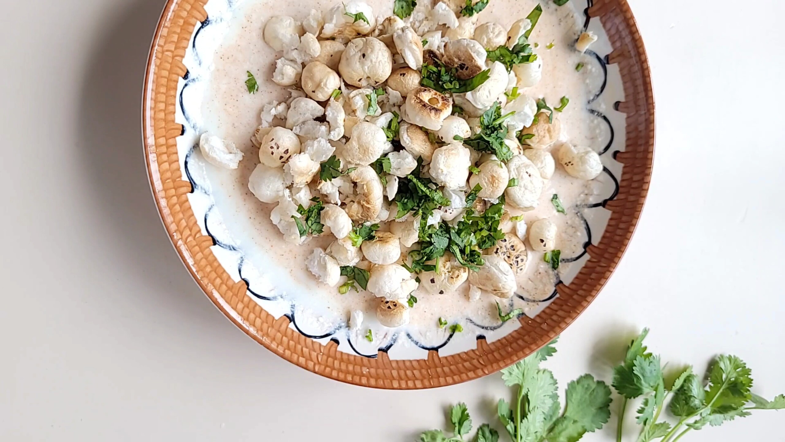 Makhana Raita Recipe| Puffed Lotus Seeds Raita - Candid Treat
