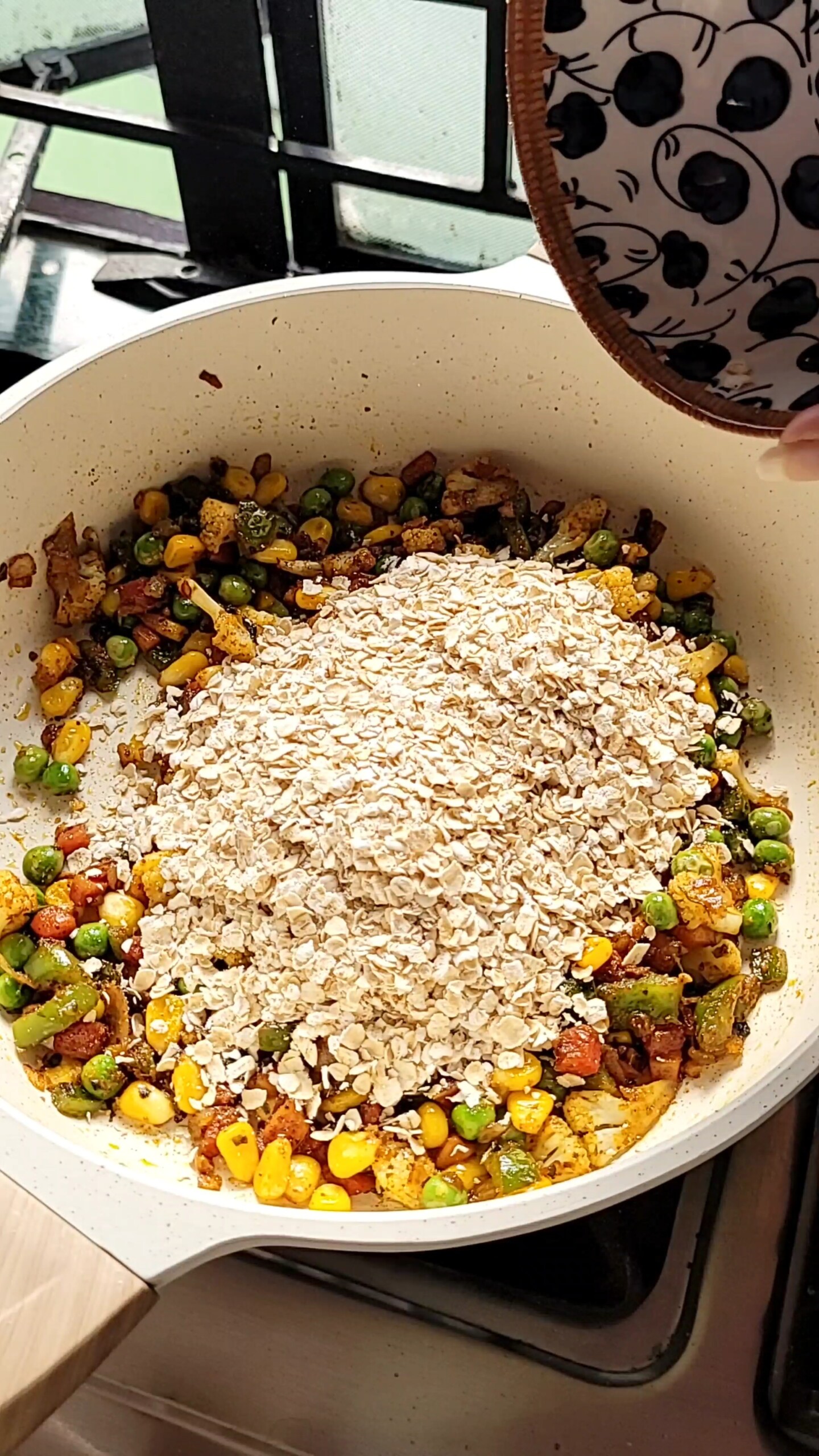 Masala Oats Recipe | Healthy Breakfast Oats - Candid Treat